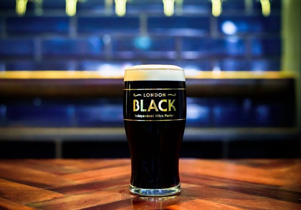 Bia đen Đức có những điều gì thú vị trong văn hóa uống bia?